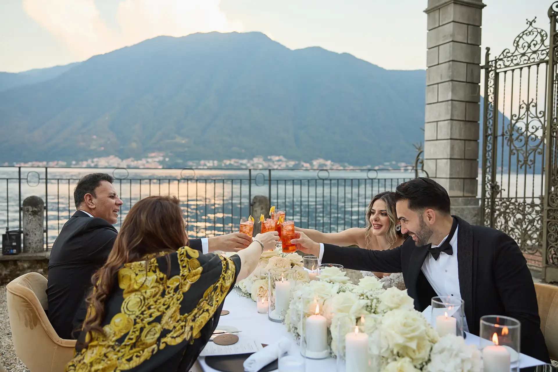 Elopement Etiquette: Tips for Inviting Guests or Going Solo